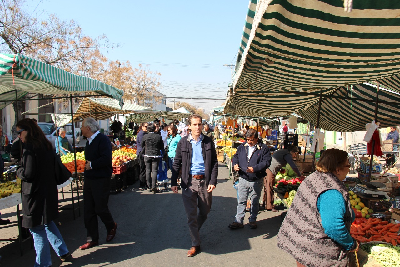 Municipio de Santiago presentó el plan Ferias Libres 2.0 – Ilustre ...